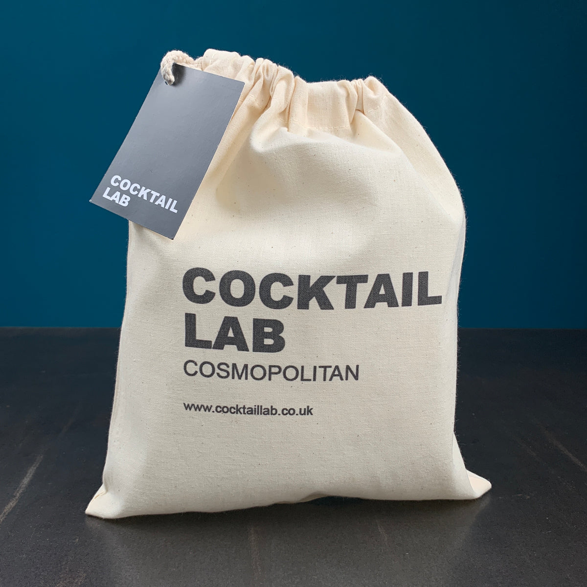 Cosmopolitan Cocktail Kit & Crisps Gift Bag – Cocktail Lab